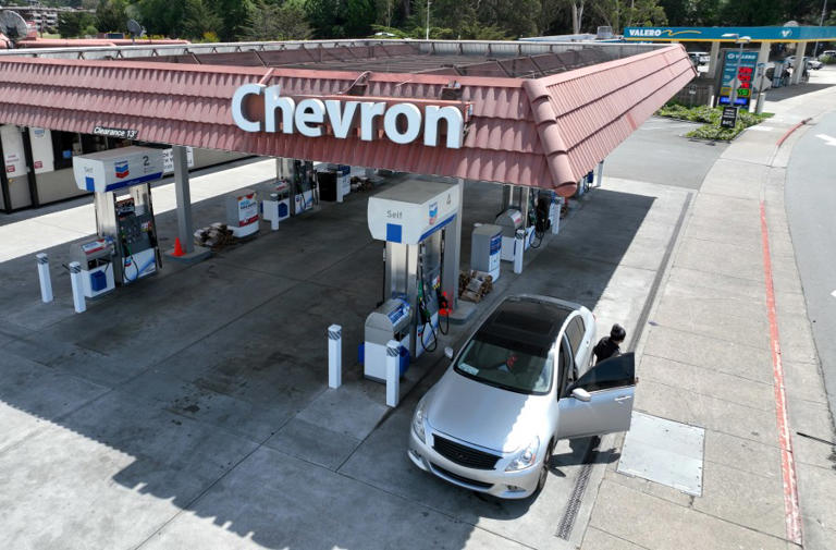 Gas prices could top $8 in California by 2026 due to refinery closures ...