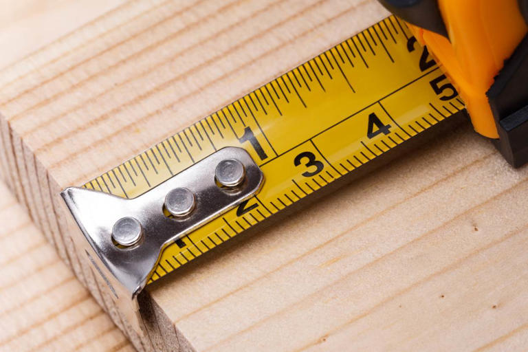 How to Use a Tape Measure