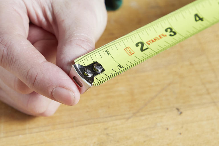 How to Use a Tape Measure