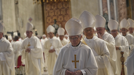 What does black smoke at the Vatican mean? Papal conclave day 1 ends ...