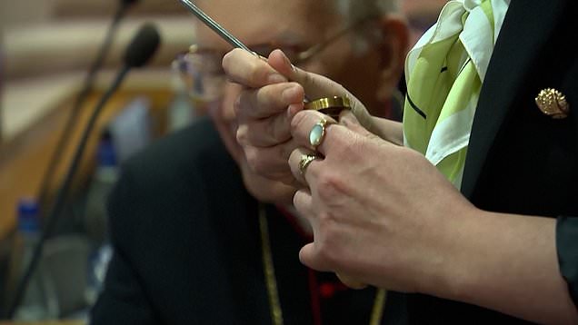 Moment ring and seal used by Pope Francis are 'destroyed'