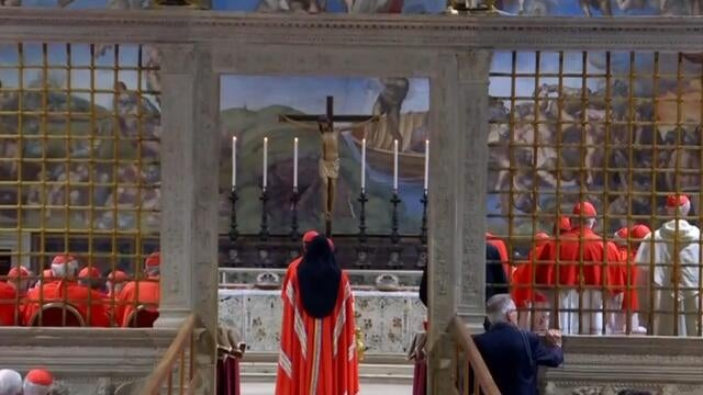 What happens during each round of voting during the conclave?