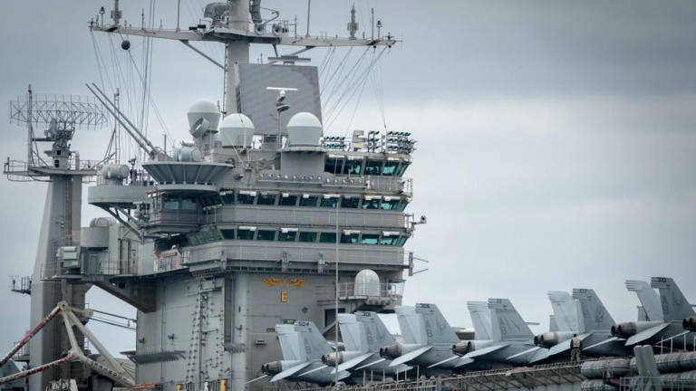 F/A-18F Super Hornet fails to land on USS Harry S. Truman, falls into ...