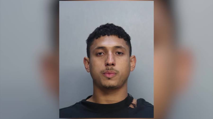 Florida man refuses to leave young girls’ dance class, attacks manager ...