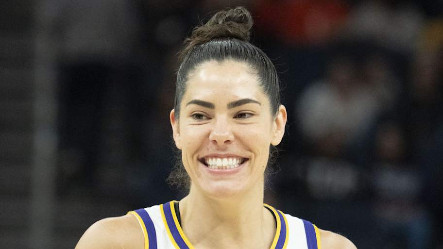 Sparks Fans Confused About Kelsey Plum's Physical Pregame Ritual