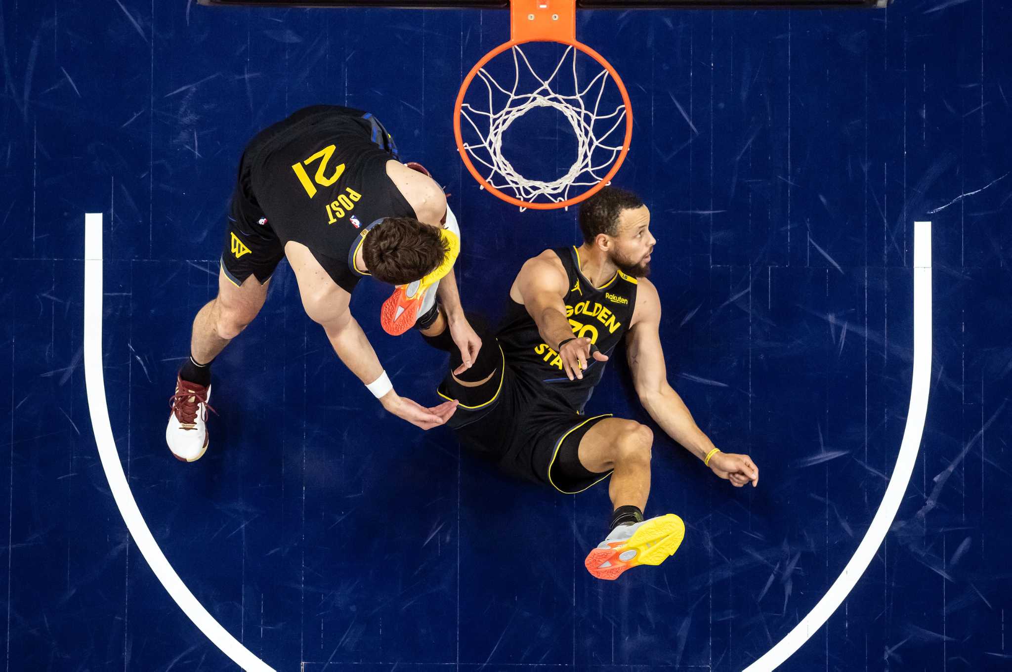 Warriors’ Steph Curry to miss at least a week with grade 1 hamstring strain