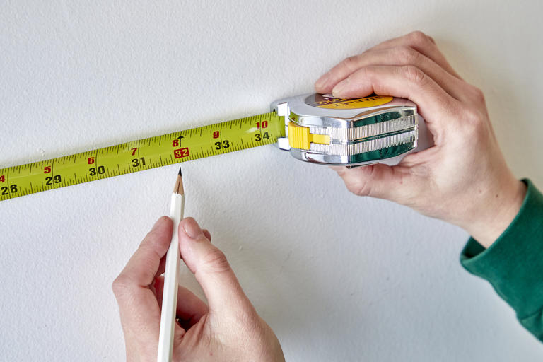 How to Use a Tape Measure