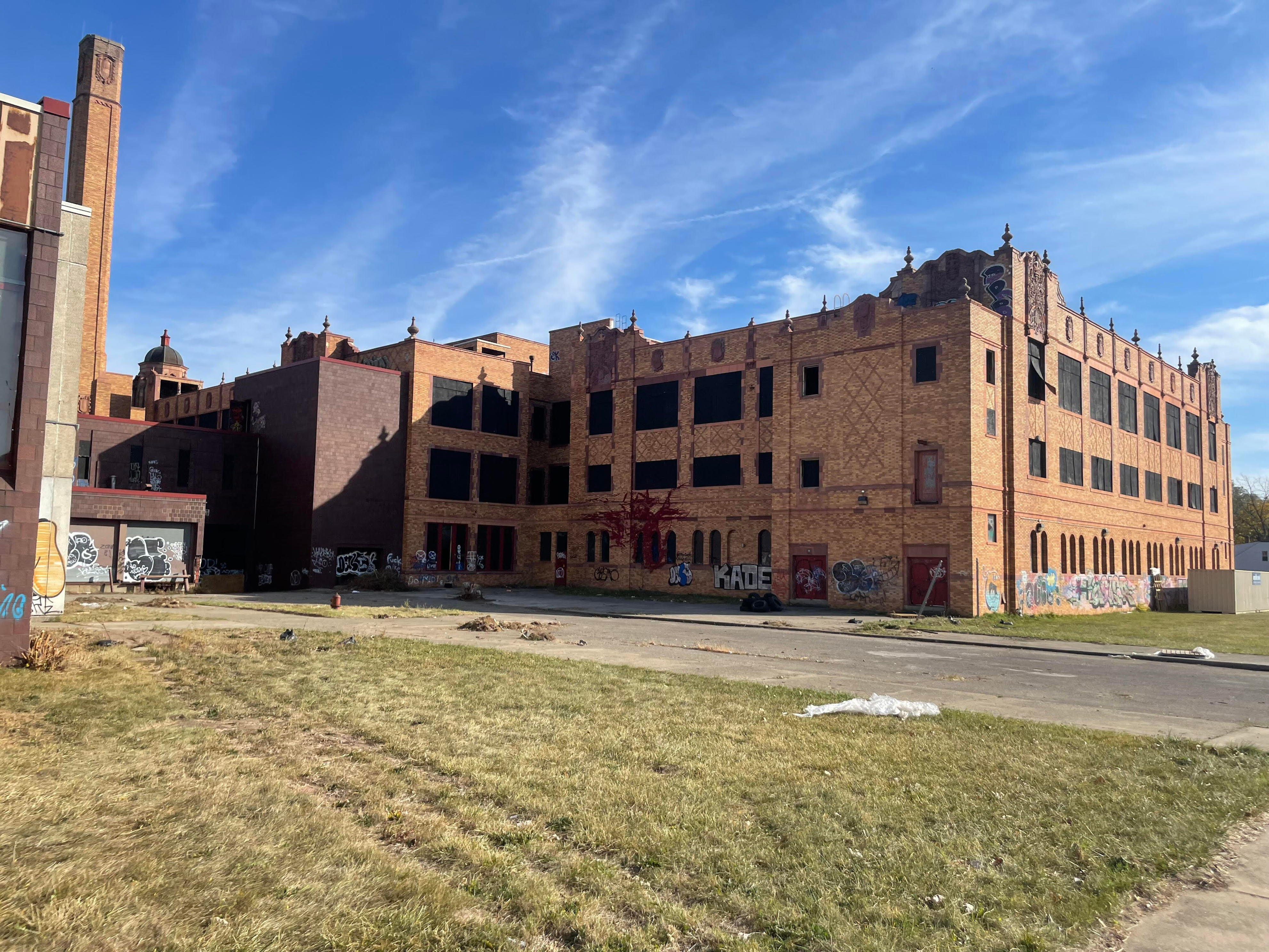 DPSCD moving forward with plan to demolish historic Cooley High School ...