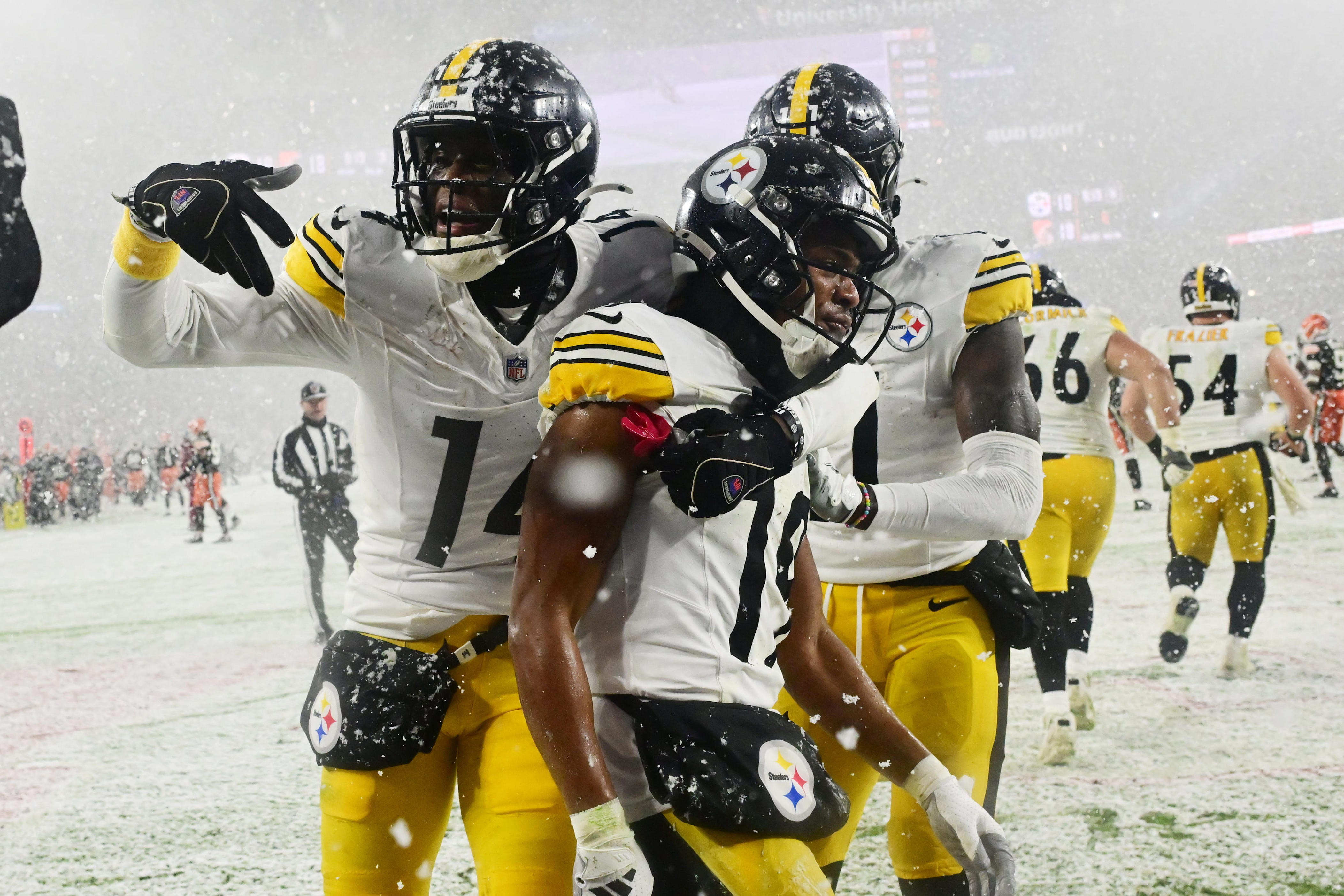 Steelers WR disappointed following George Pickens trade — posts ...