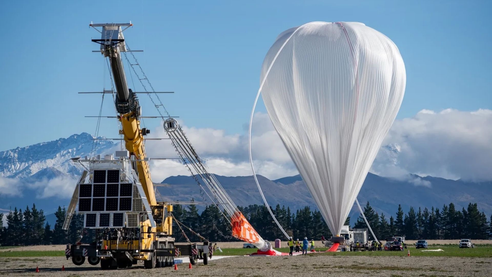 NASA just sent a giant balloon around the world in 16 days. Here's why.