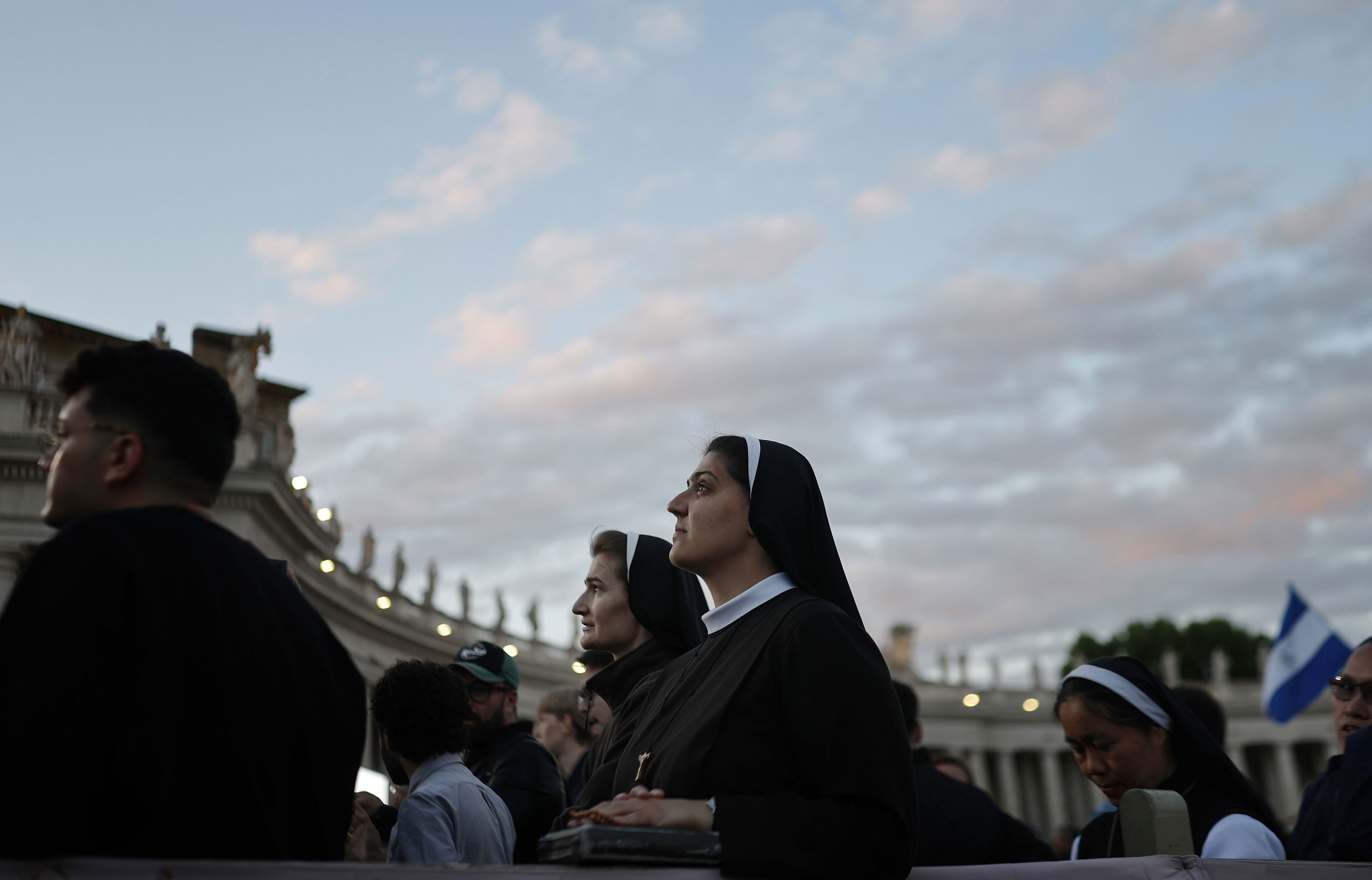 Cónclave: ¿Qué significa cuando sale humo negro o humo blanco del Vaticano?