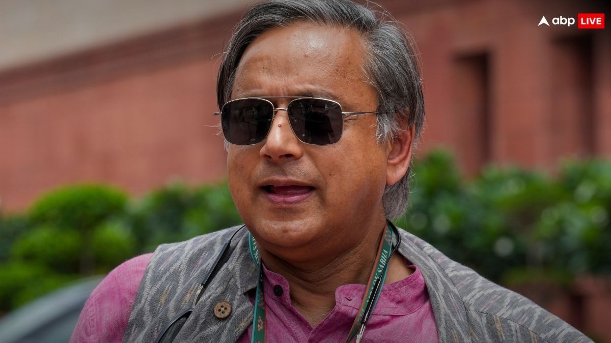 Kerala budget row: 'Tired old cliches,' Tharoor hits back at Pinarayi ...
