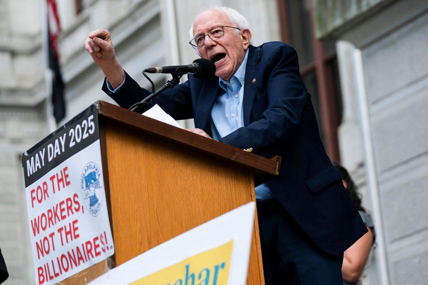 'Waiting for United?' Bernie Sanders defends private jet travel for ...