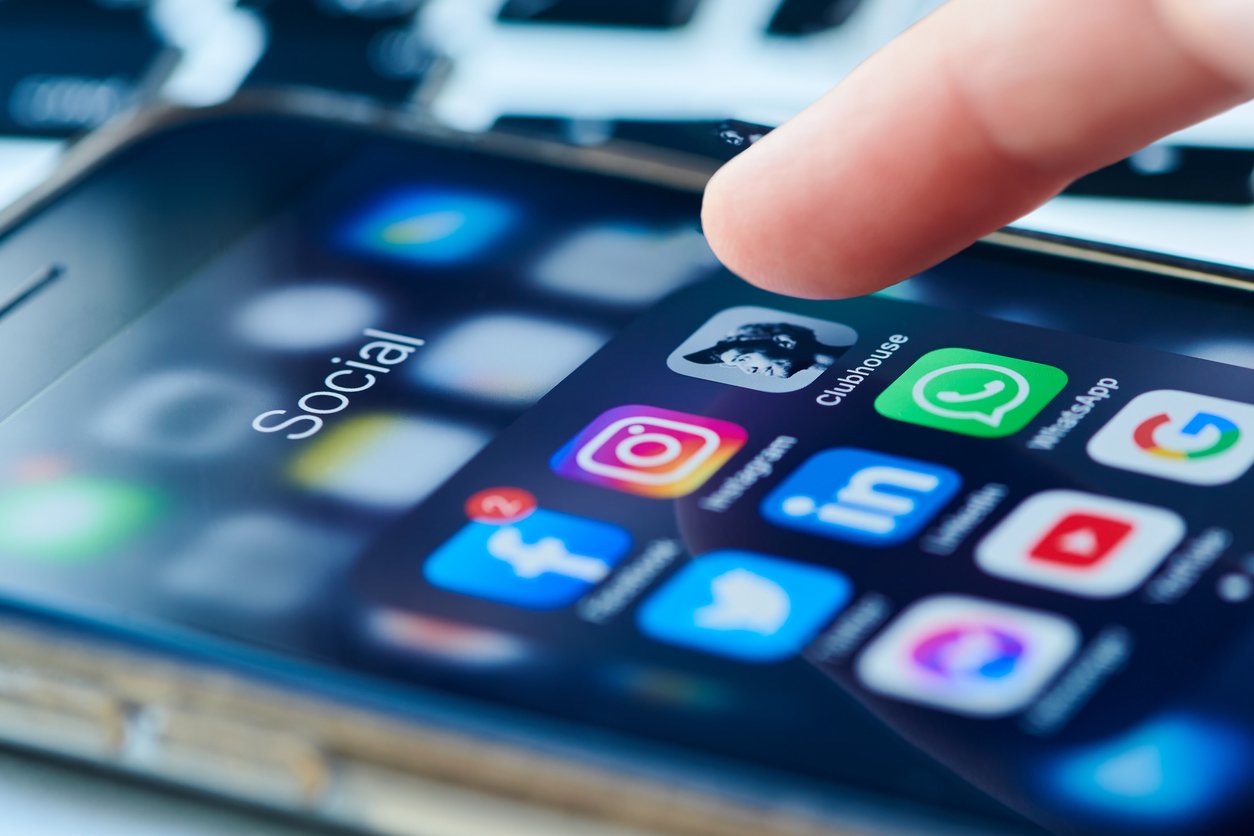 UE acusa TikTok e Meta de violarem obrigação de lei europeia