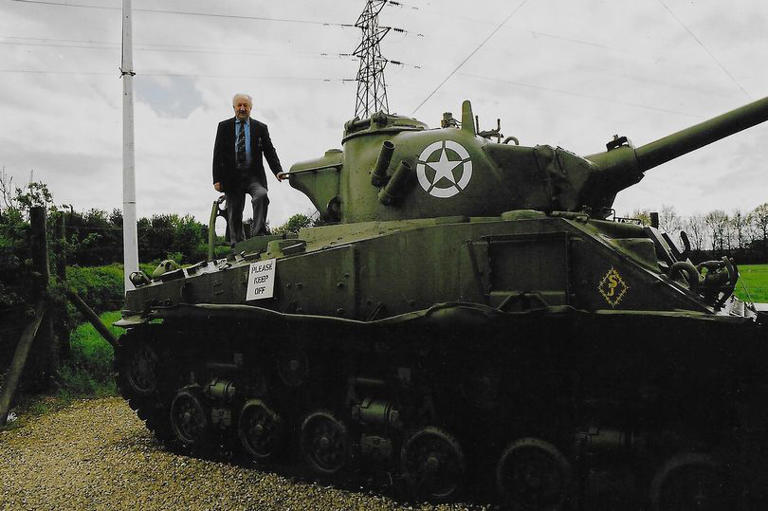 Ex-soldier Len turns 100 on day country celebrates 80th anniversary of ...