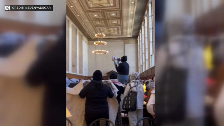 At least 2 injured in Columbia University protest, dozens in custody