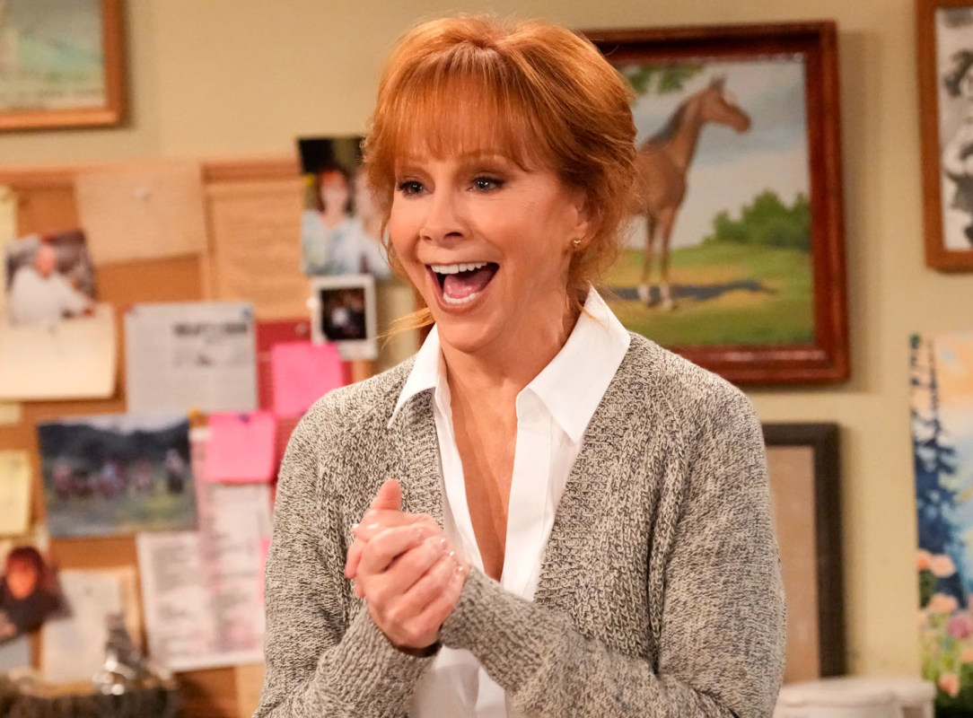 Reba McEntire Confirms Return of Fan-Favorite 'Reba' Actress in 'Happy ...