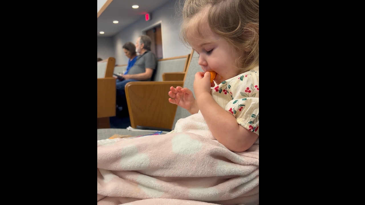 Kid eats Cheeto during church prayer in Arkansas