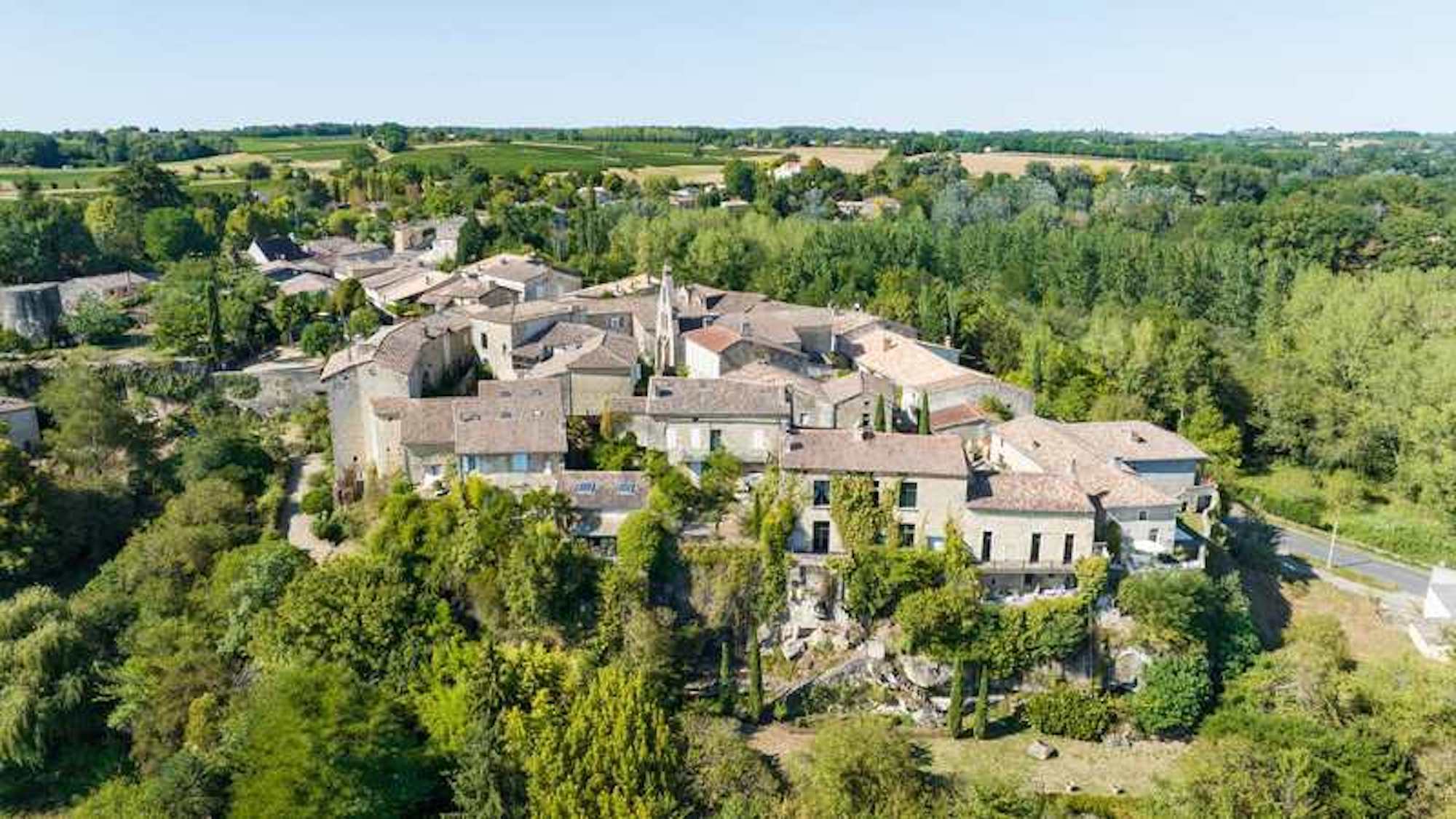 Ce village à 2h de Paris est le plus petit de France