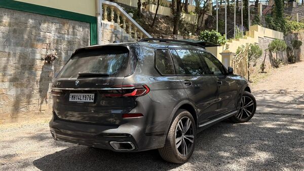 Next-gen BMW X7 eschews Neue Klasse look, but could get electric power