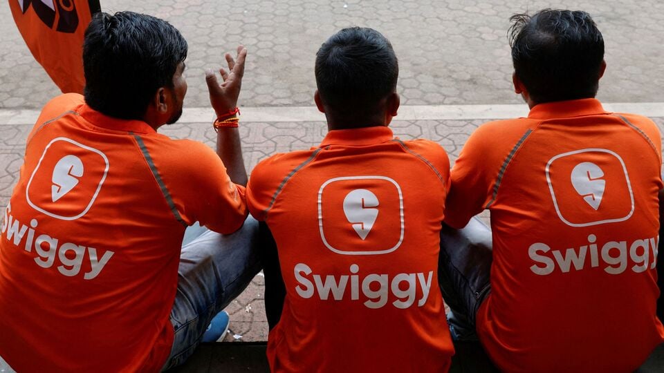Swiggy share price falls 3% as market estimates loss to widen in Q4 ...