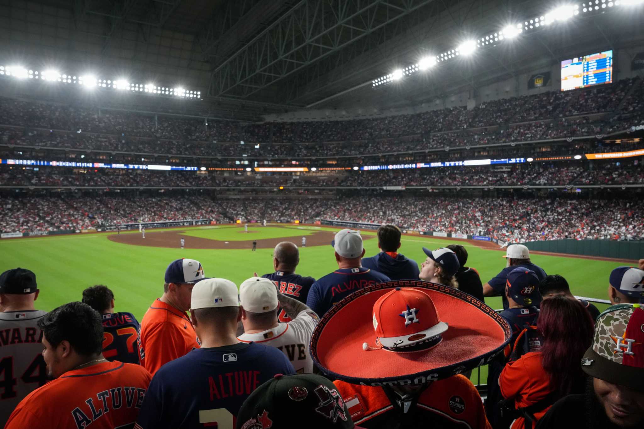 Astros attendance numbers are down for second-straight year. Here's ...