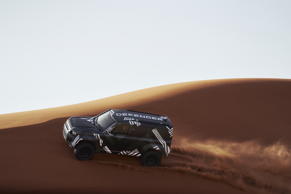 Defender se prepara para el Dakar 2026 con su innovador prototipo D7X-R