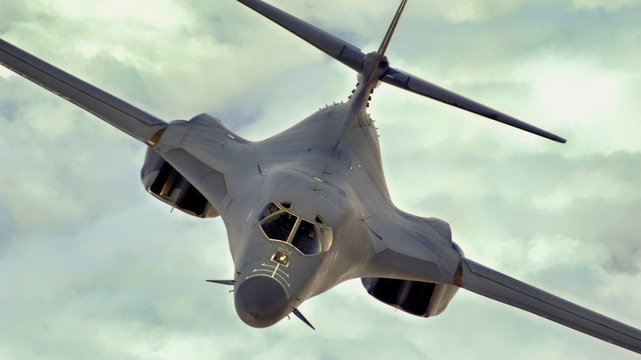 The B-1B Lancer Bomber Has a Message for the Russian Military