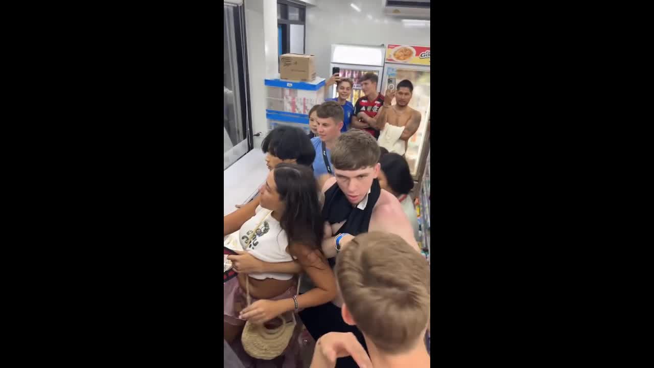 British tourists cause chaos as they fight for cheap food in Thai 7 ...