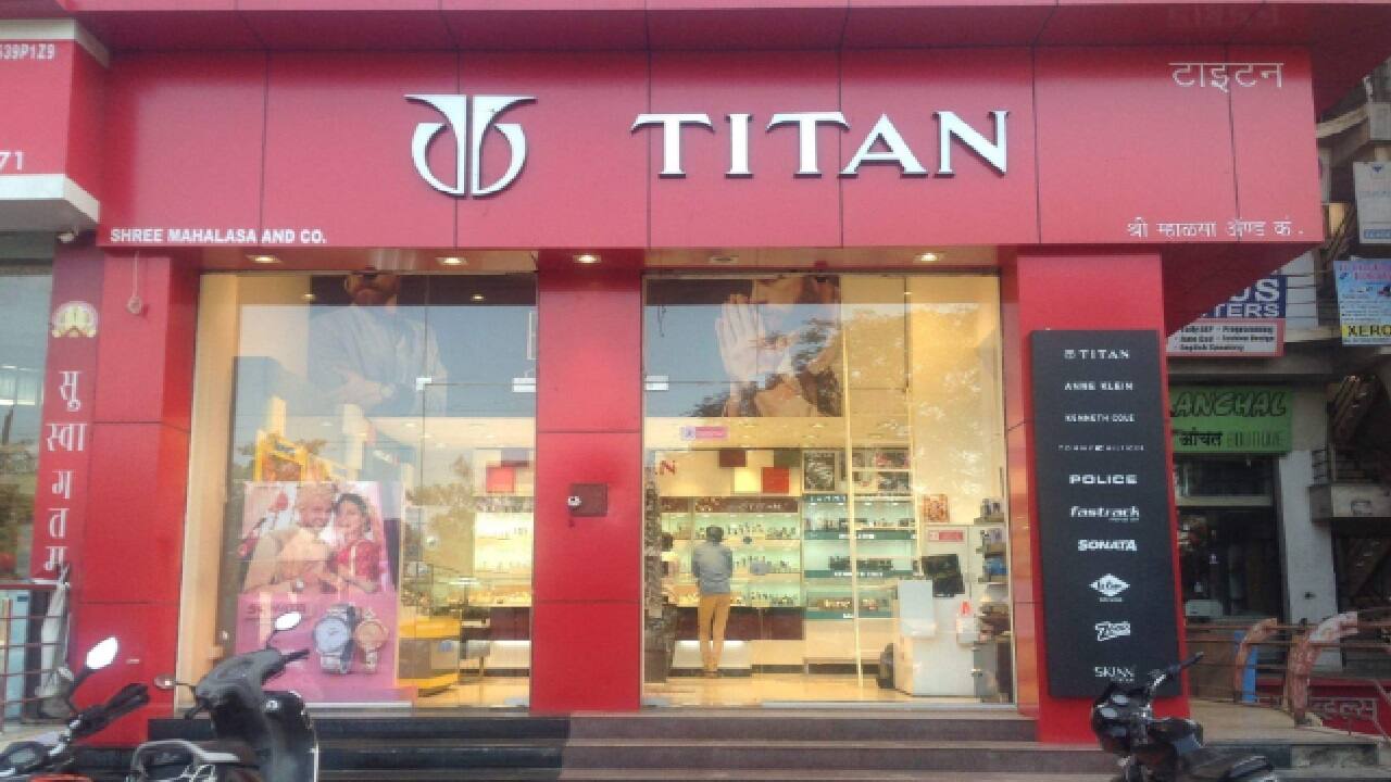 Titan Q4 profit jumps 35% to ₹1,179 crore, declares ₹15 dividend