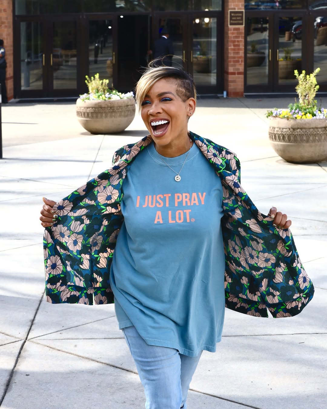 Soft Glam Is In Full Bloom: The Spring Beauty Aesthetic Reclaiming Main ...