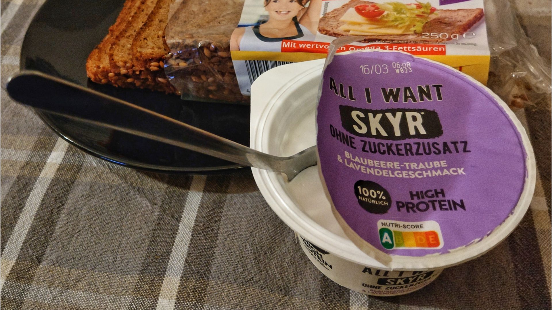 Das unterscheidet Joghurt, Skyr und Quark