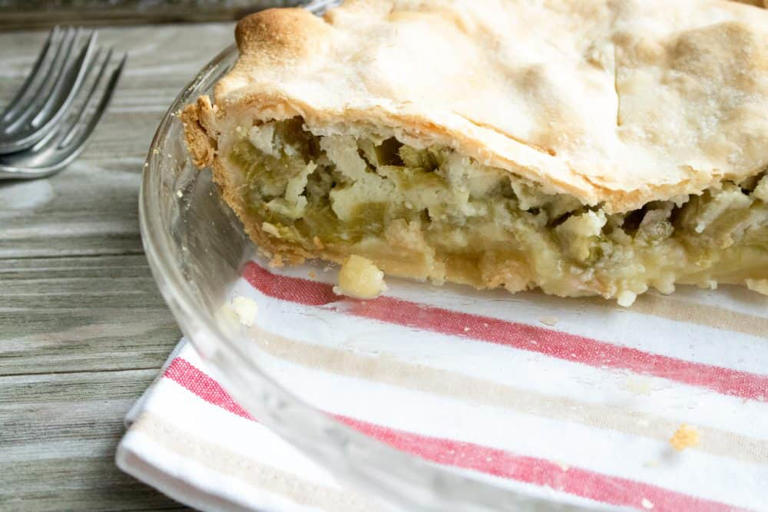 Old Fashioned Rhubarb Custard Pie Recipe