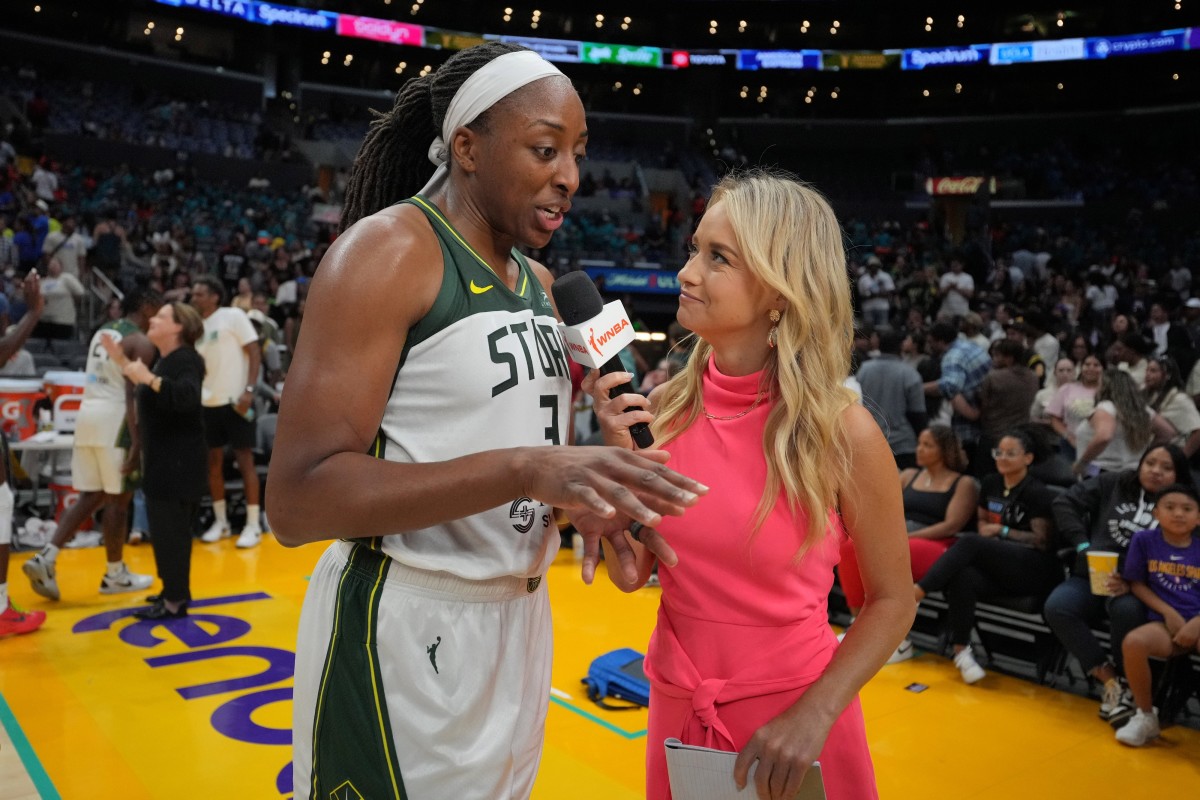 WNBA All-Star Climbs to No. 6 on All-Time Scoring List