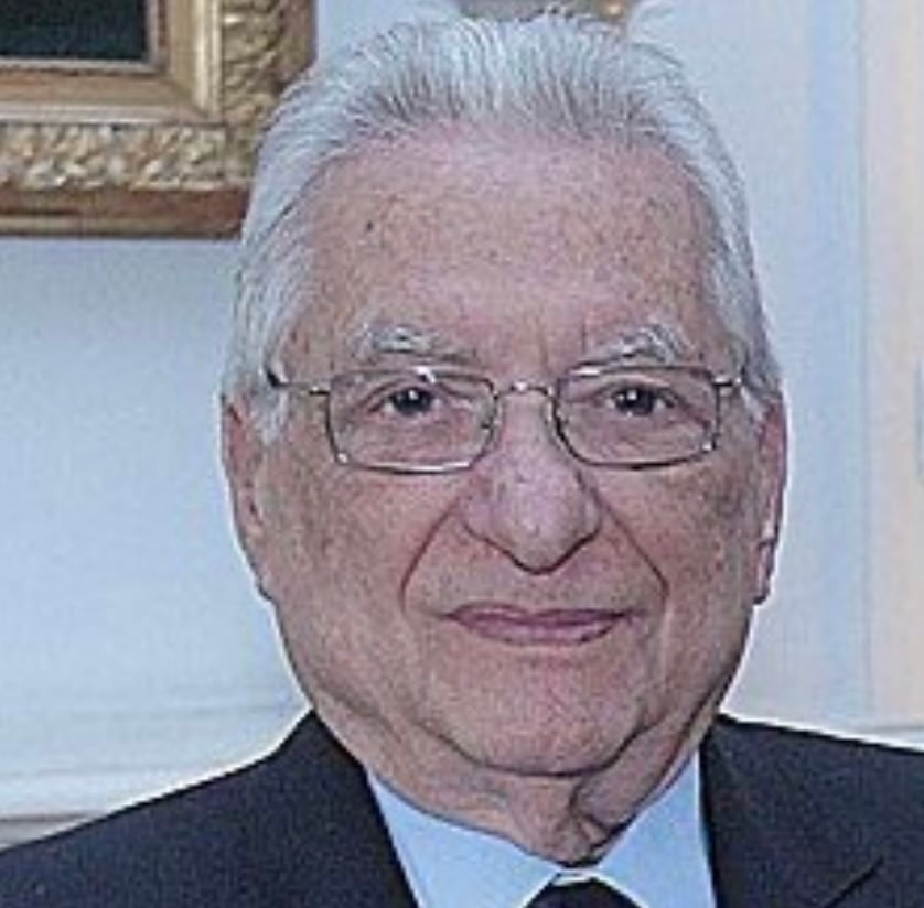 Εις Μνήμη Πέτρου Μολυβιάτη