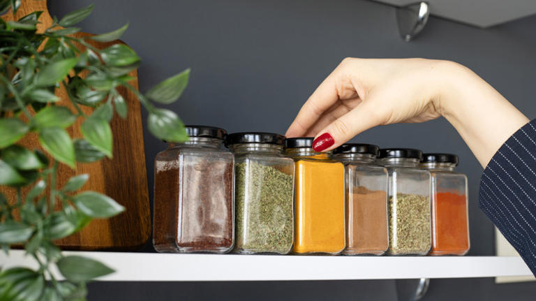 When You Take Too Much Turmeric, This Is What Happens To Your Poop