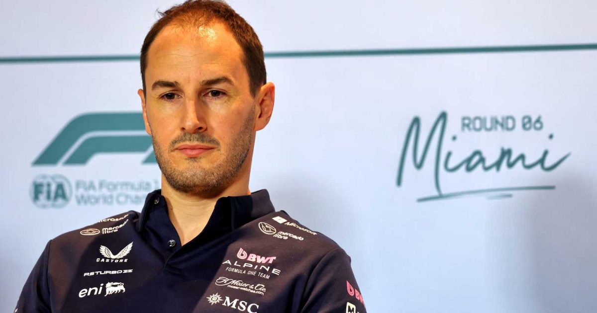 Former Alpine boss makes paddock return with junior team