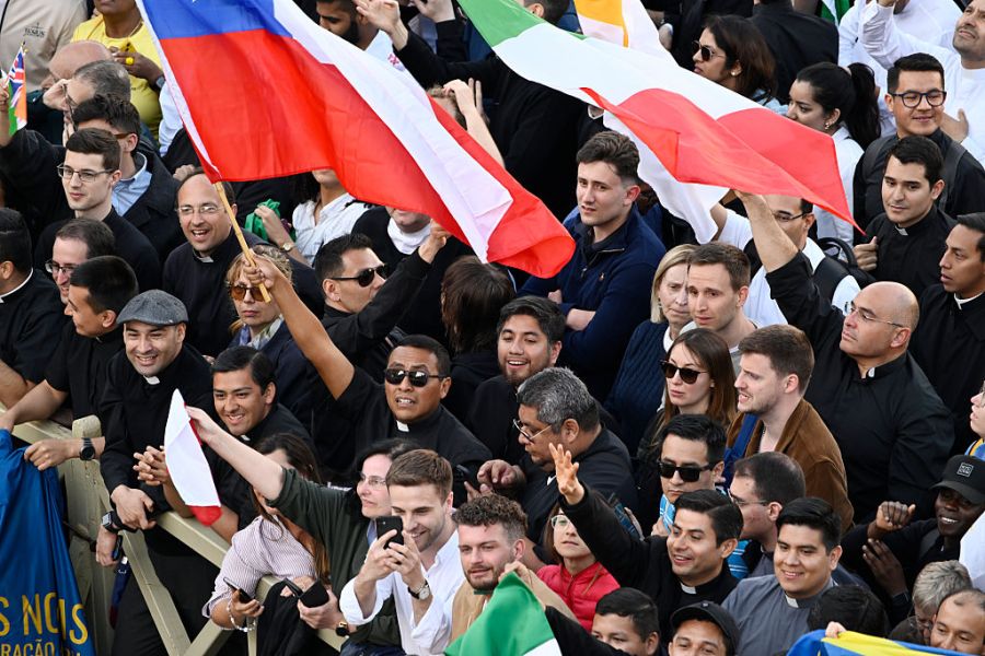 PHOTOS: New pope elected on Day 2 of voting