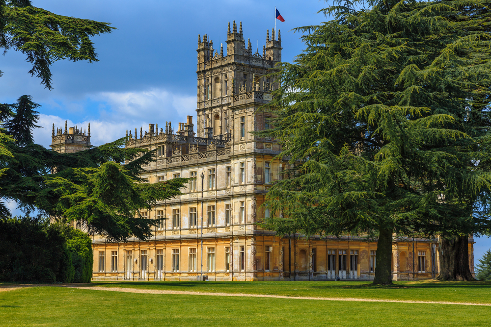 15 Real-Life Places That Inspired Famous Fictional Settings