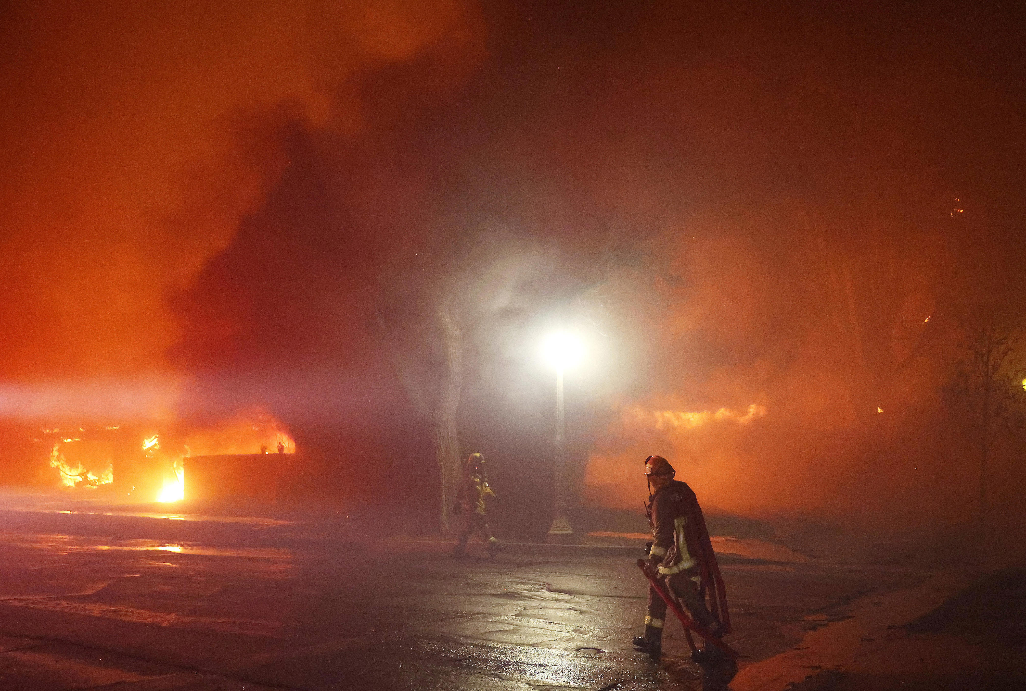 Transmission tower in Eaton Canyon removed by SoCal Edison