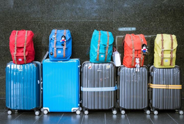 15 Travel Habits That Help Keep Your Bags Safe
