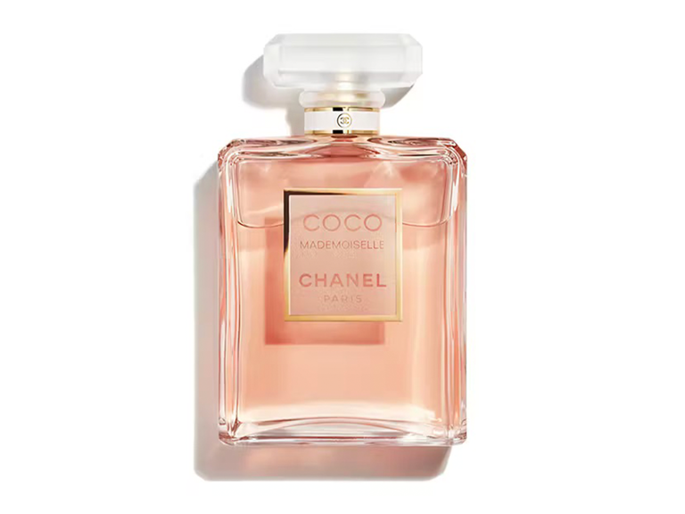 14 best perfumes for women, recommended by a beauty expert
