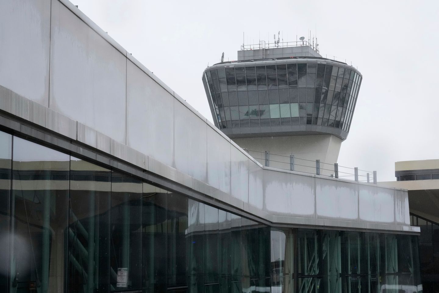 What to know about the air traffic controller shortage