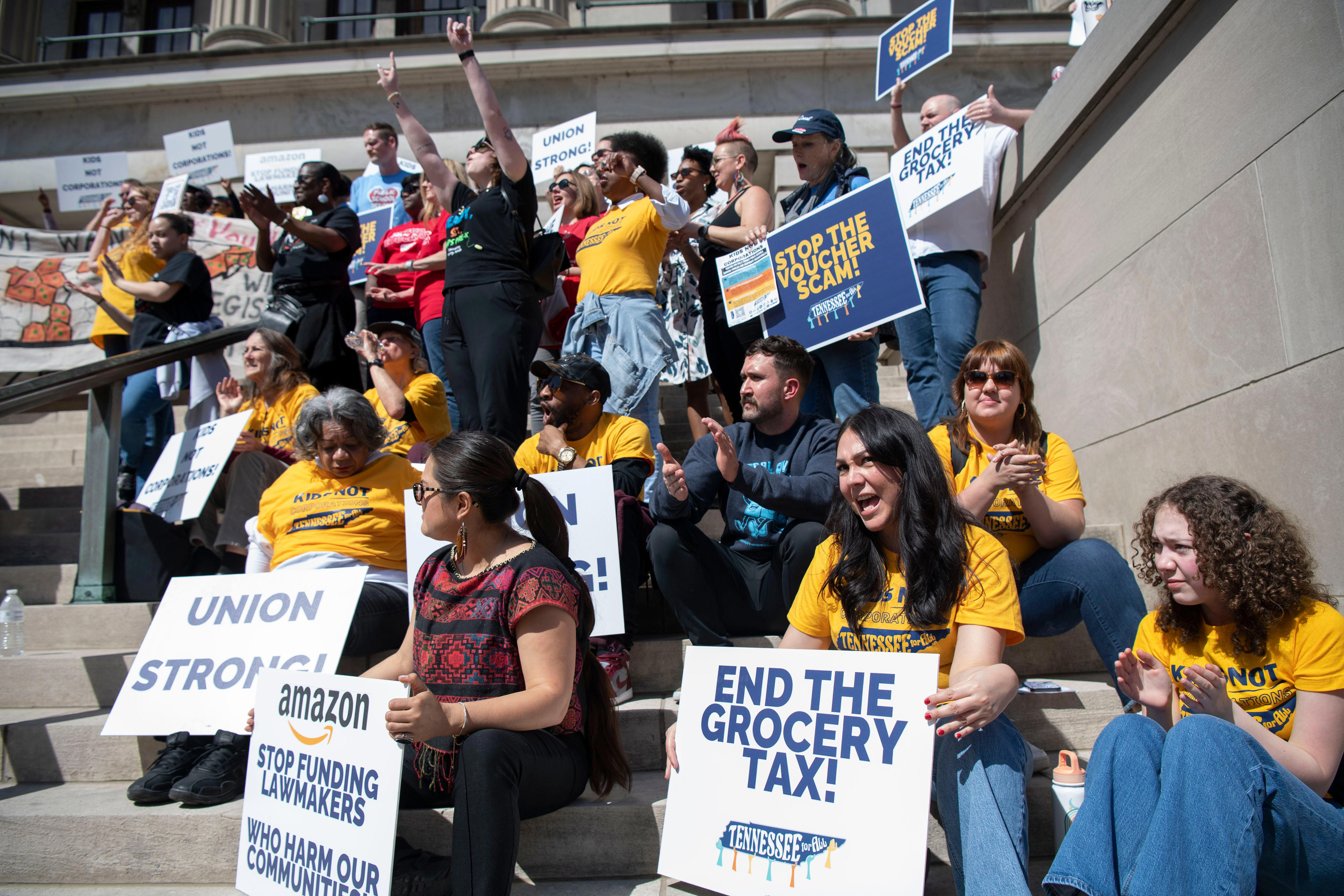 Tennesseans have economic worry, oppose tariffs but back deportation ...
