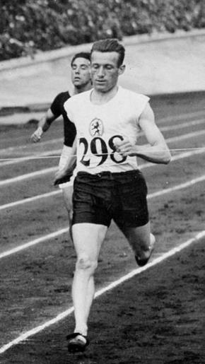 The 4 Oldest 100×4 Relay Teams That Made History