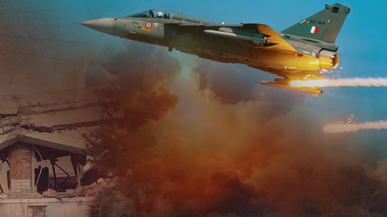 IAF Vs PAF: भारतीय वायुसेना के आगे कहीं नहीं टिकती पाक की एयरफोर्स