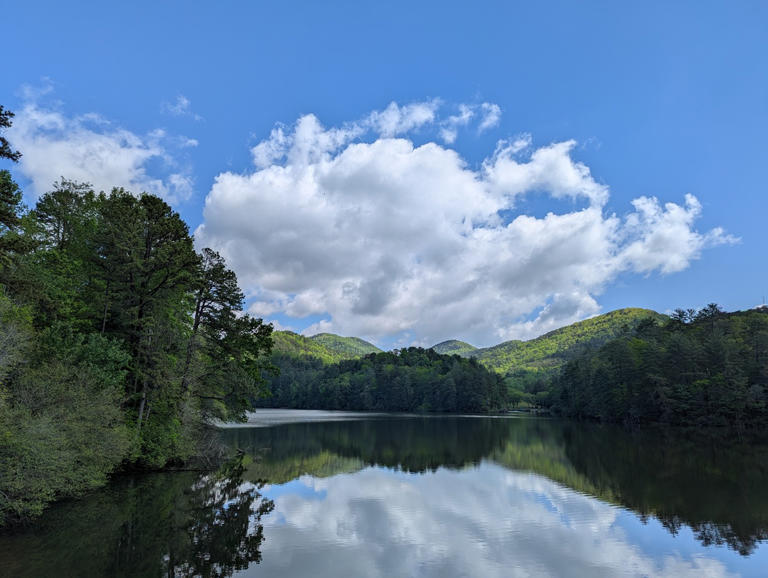 Unicoi Lake Loop Trail at Unicoi State Park