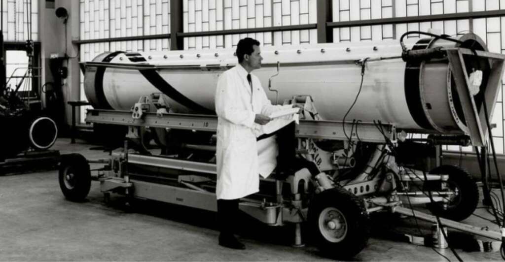 20 Vintage Photos from the Space Race Era (1955-1975)