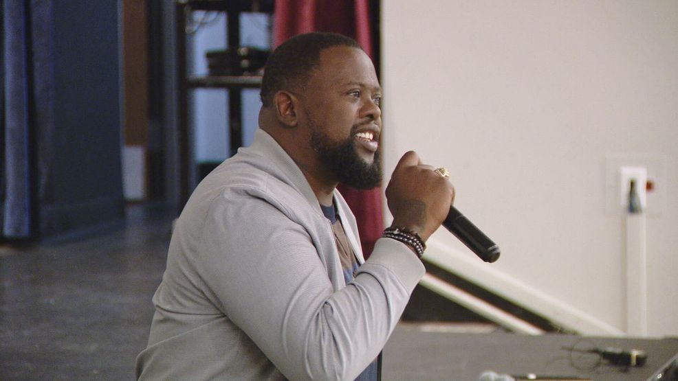 Earl Dotson, former Packers lineman who lost son to suicide, uses his ...