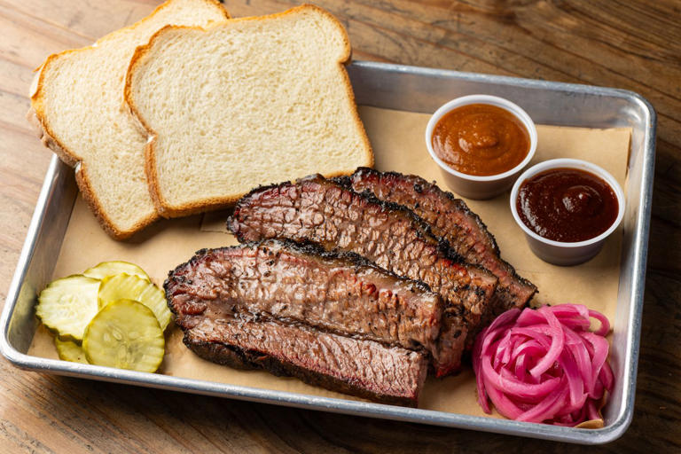 Anthony Anderson and Cedric the Entertainer Open a Splashy New Barbecue Spot in LA